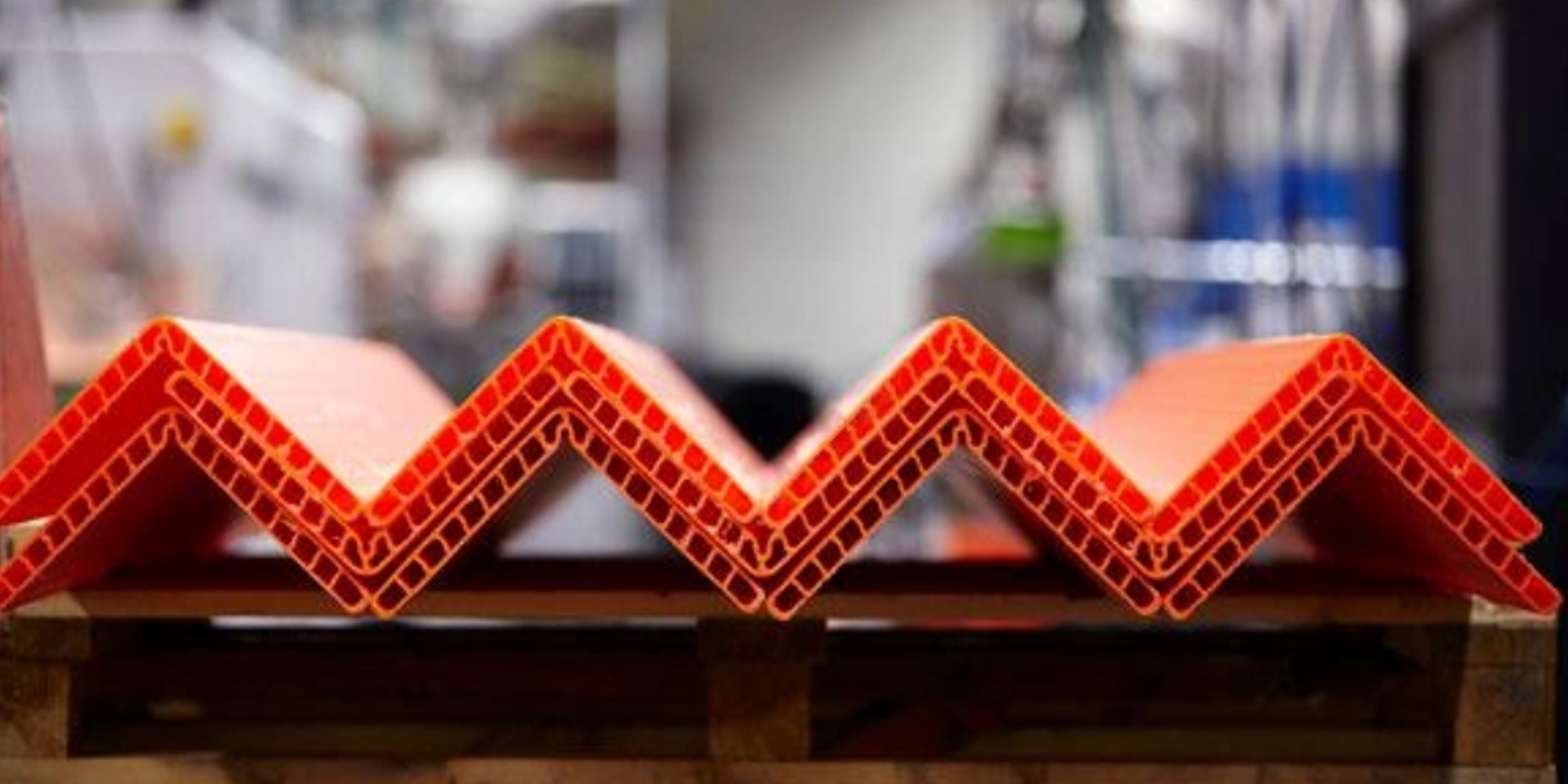 Plastic profiles and plastic material solutions